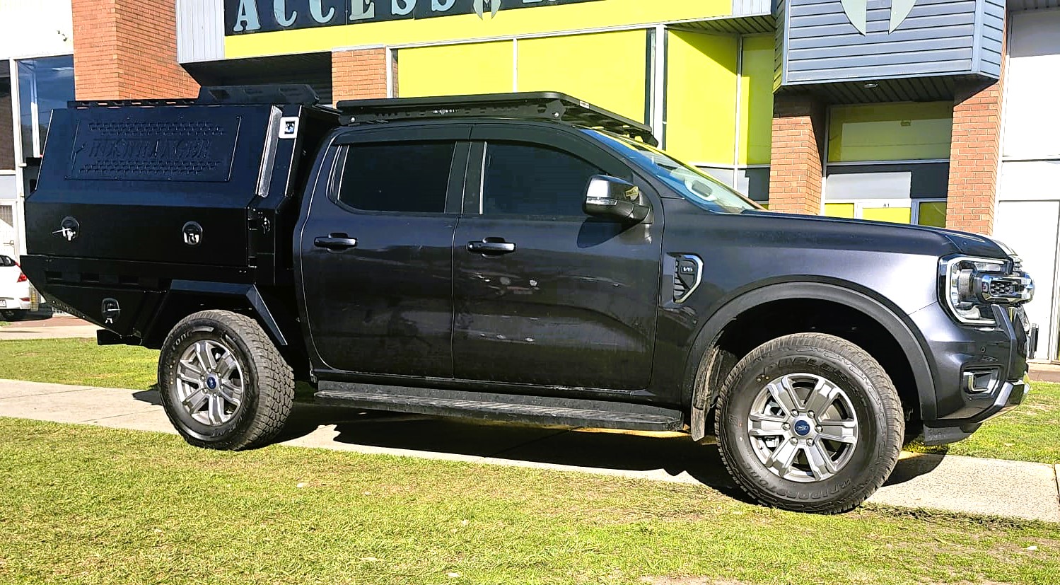 Bush Ranger Tray Canopy | ArmorMan 4x4